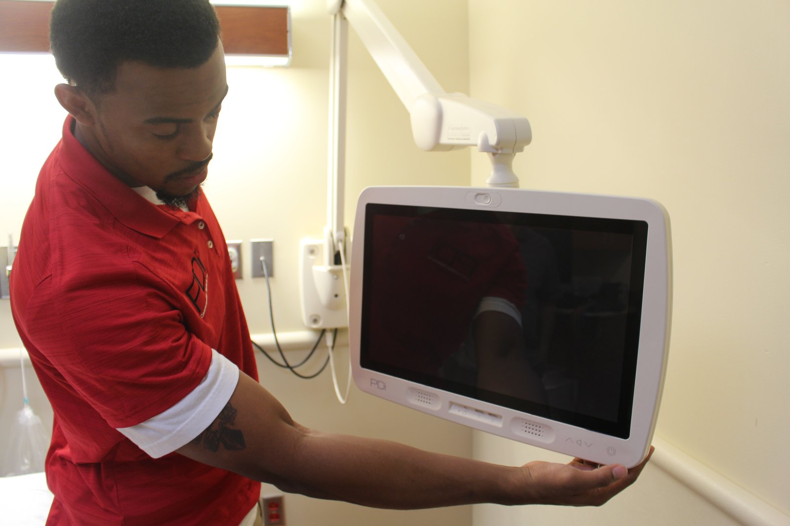 How to Choose a Healthcare-Grade TV